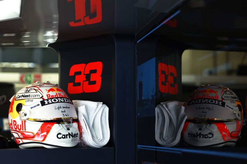 Op een rij: de verschillende helm designs van Max verstappen
