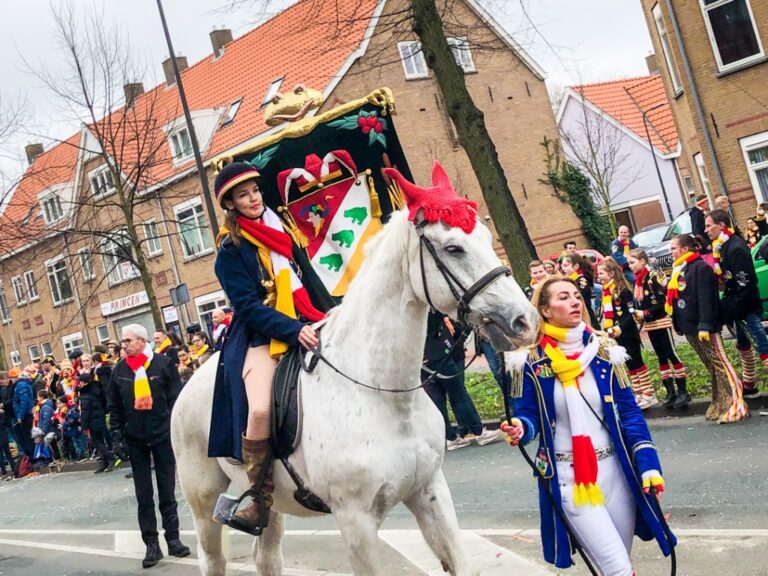 Terugblik: de Grote Optocht van Oeteldonk 2023 in foto’s | Den Bosch Nieuws
